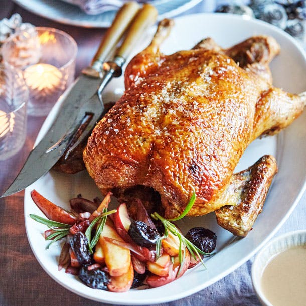 Andesteg med æble-sveskekompot | Familie Journal