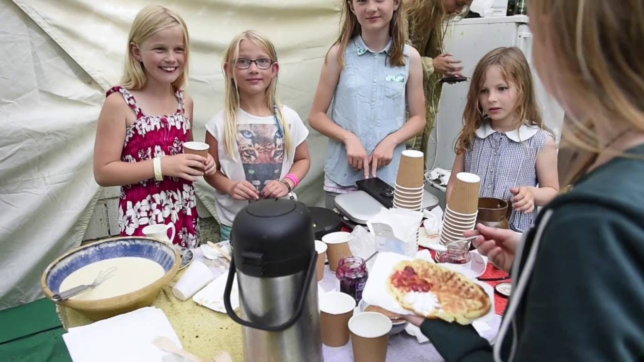 De spiller, så englene synger | Familie Journal